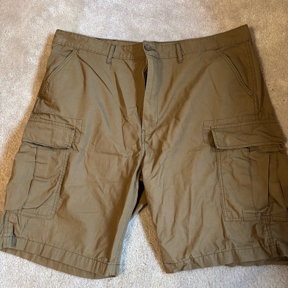 Levi's | Shorts | Levis Tan Cargo Shorts Classic Utilitarian Design ...